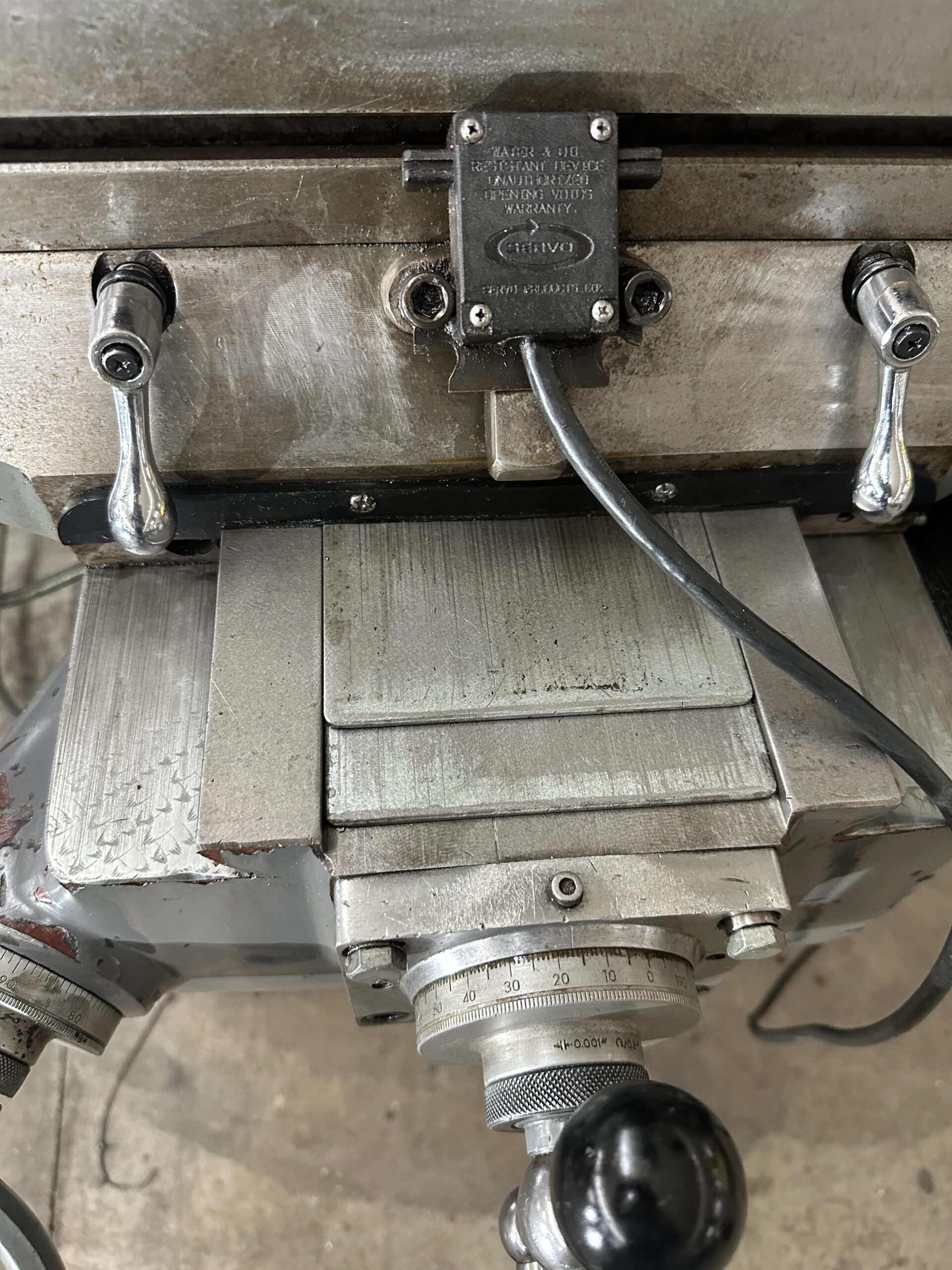 Alliant Vertical Mill with Powerfeed, DRO & Power Drawbar - Hi-Tech ...