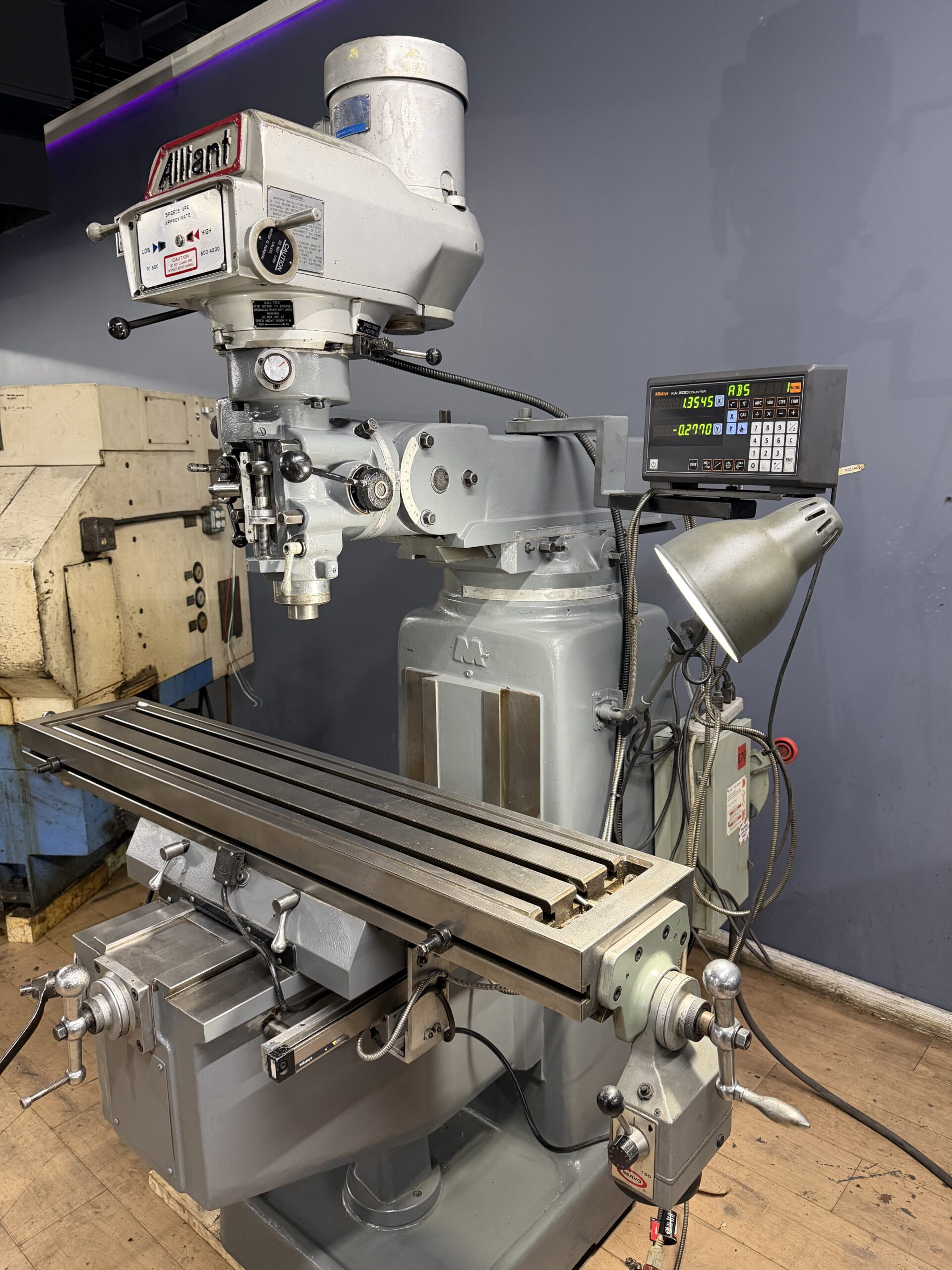Alliant 1054-3V Vertical Milling Machine - Hi-Tech Machinery